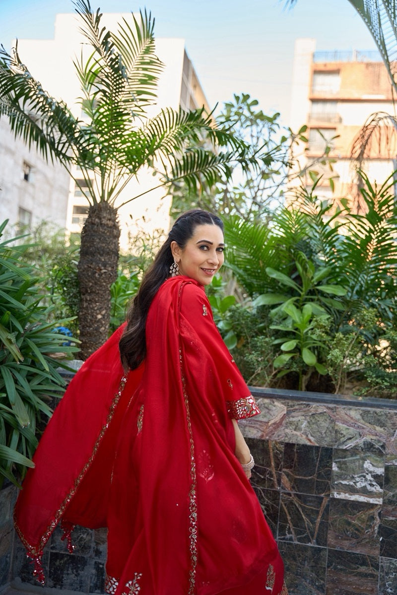 Karisma Kapoor – Deval The Multi Designer Store