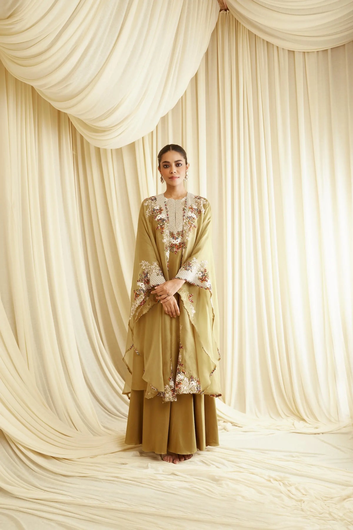 AV Multithread Suit With Cape – Deval The Multi Designer Store